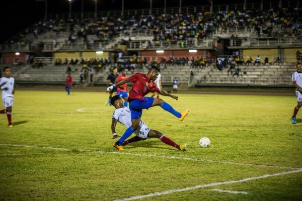 Foot- Pologne : Emmanuel Sarki a été opéré – Haiti-Tempo