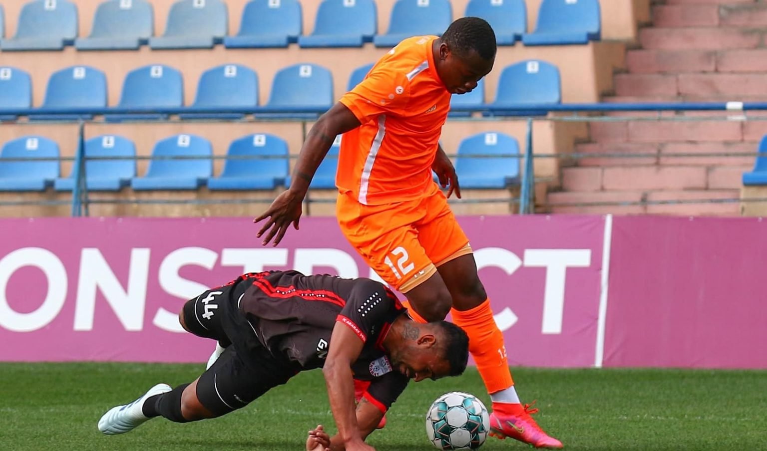 Foot - Arménie : Jonel Désiré parmi les meilleurs joueurs de la semaine ...